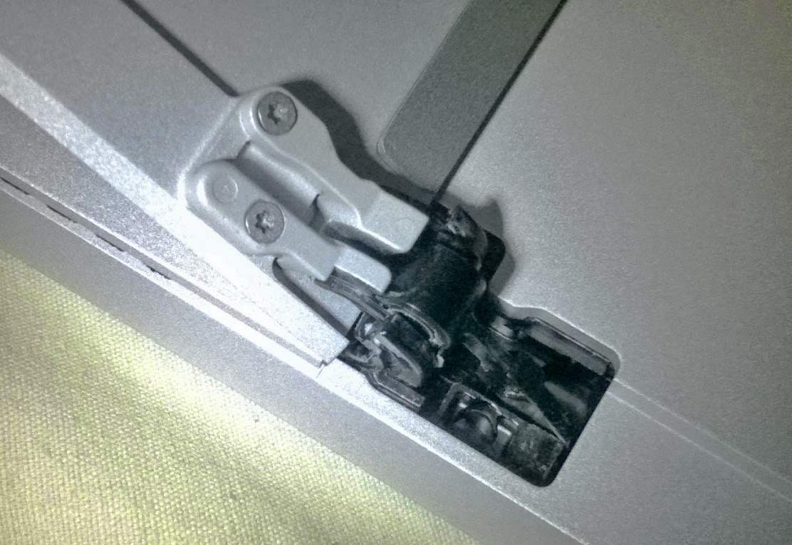 ULTRA MOBILE PC TIPS: Surface Pro 3: The hinge