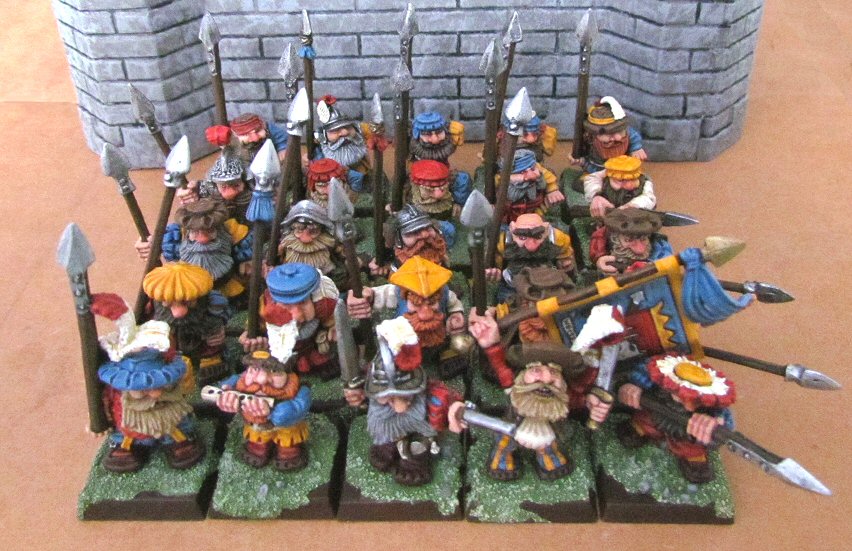 Does anyone make Dwarf Pike?