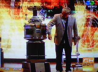 New Shows: El robot Mateo ingresa a la casa de #GH2011