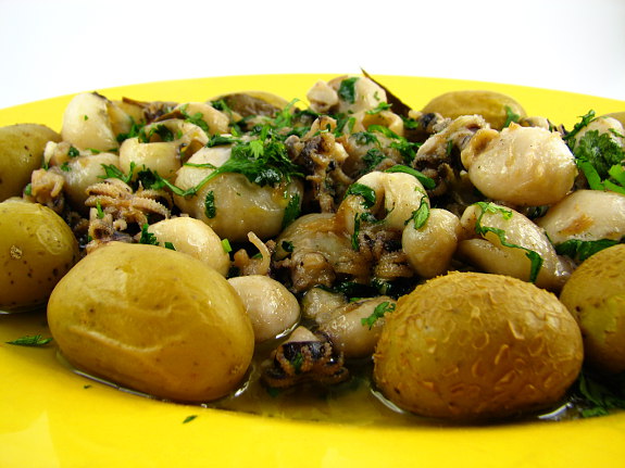 Cinco Quartos de Laranja: Choquinhos na frigideira com alho e coentros