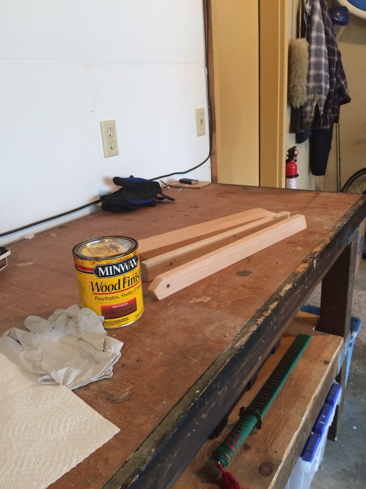 ThreeComforts: Diy Wood Display Easel