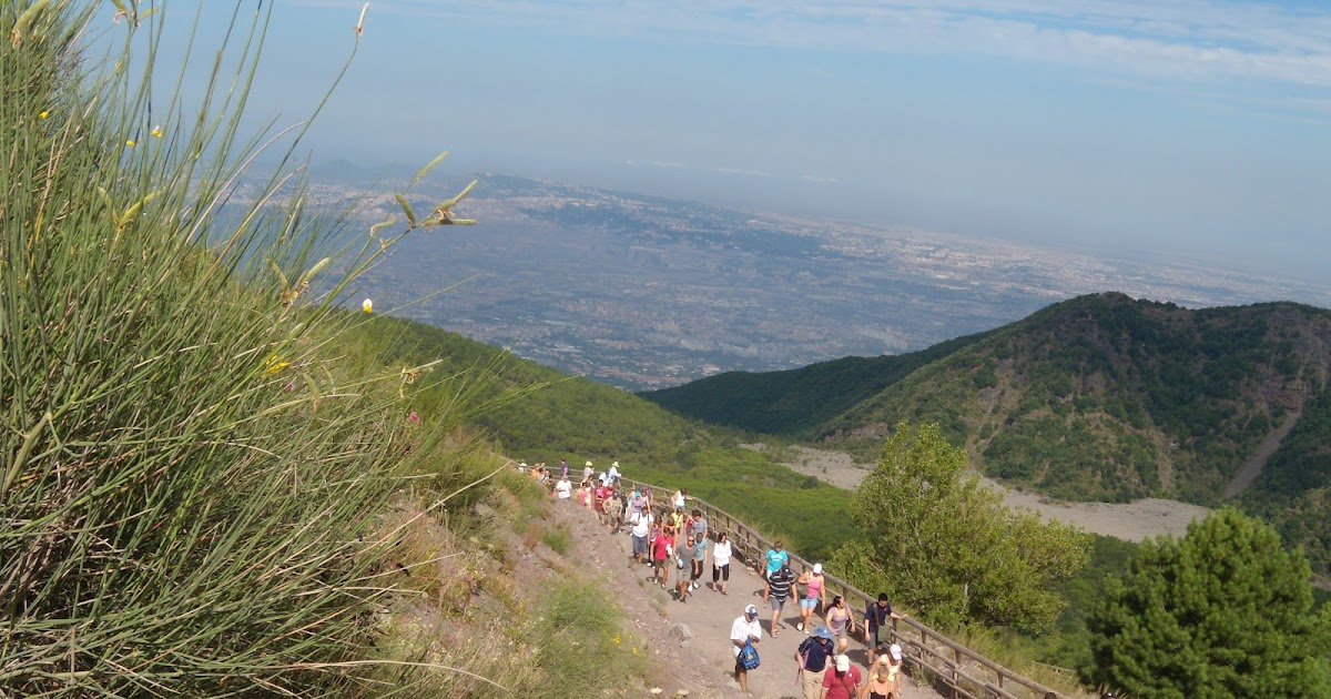 Italy Trip, Summer of 2010: The Climb Up Mt. Vesuvius