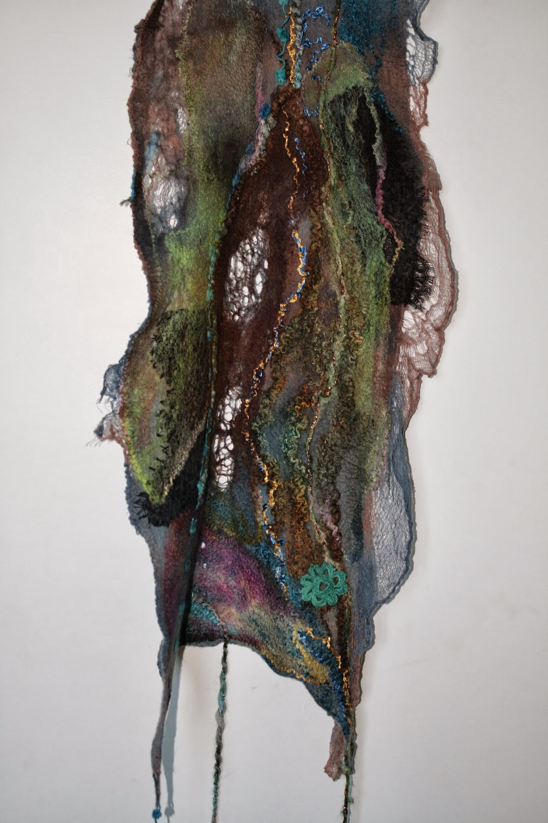 Passion for Felt: My first nuno-felted scarf for the season