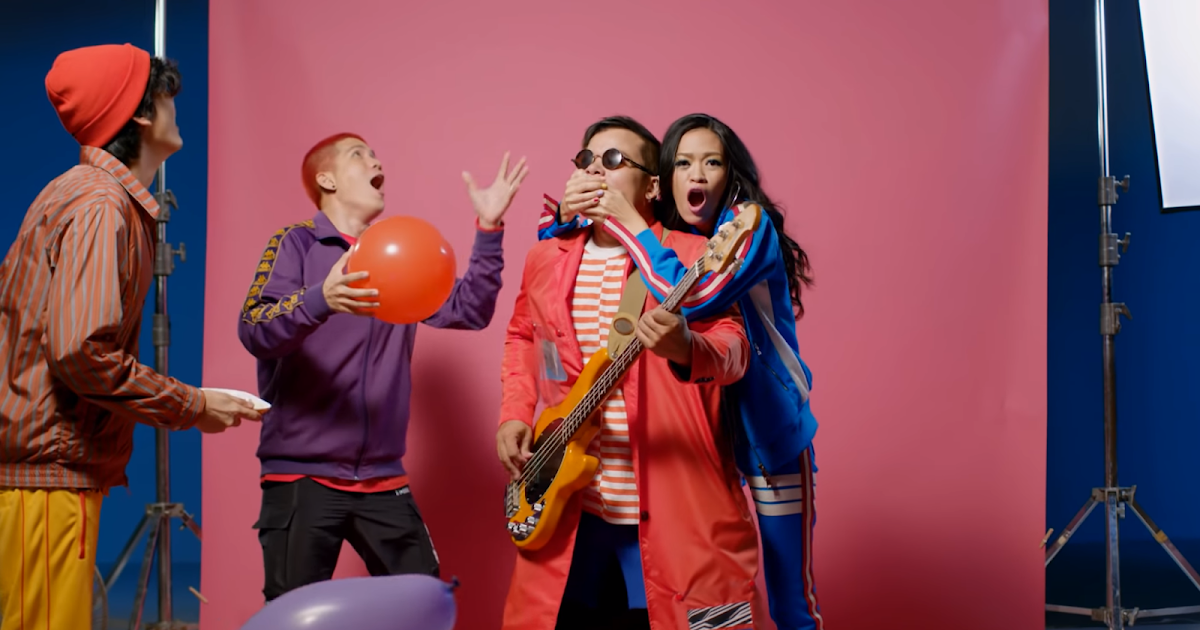 เนื้อเพลง ซักกะนิด - KLEAR - Lyricth