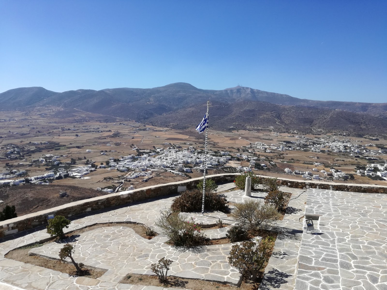 Η ωραία Πάρος: Επίσκεψη στο λόφο του Κεφάλου στη Μάρπησσα