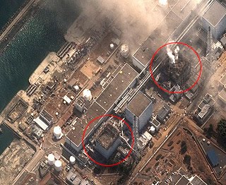 BAHASA ITU INDAH: ISU TSUNAMI DI JEPUN : 11 cedera gas reaktor nuklear ...