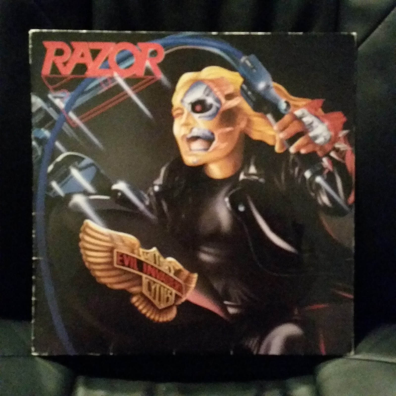 Brown-Sock's Shit Hole: Razor (Can) - Evil Invaders (1985)