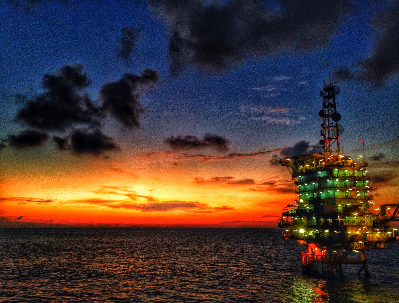 Belog Lang: Kehidupan Offshore ( Offshore Life)..