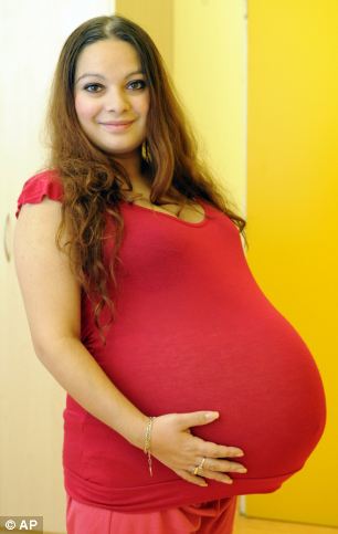Working Moms Nigeria: Czech mother, 23, is pregnant with the country's ...