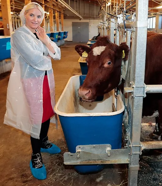 Princess Mette Marit and Prince Haakon visit NMBU