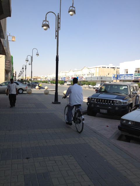 Kiwi Living in Saudi: Cycling in Riyadh.