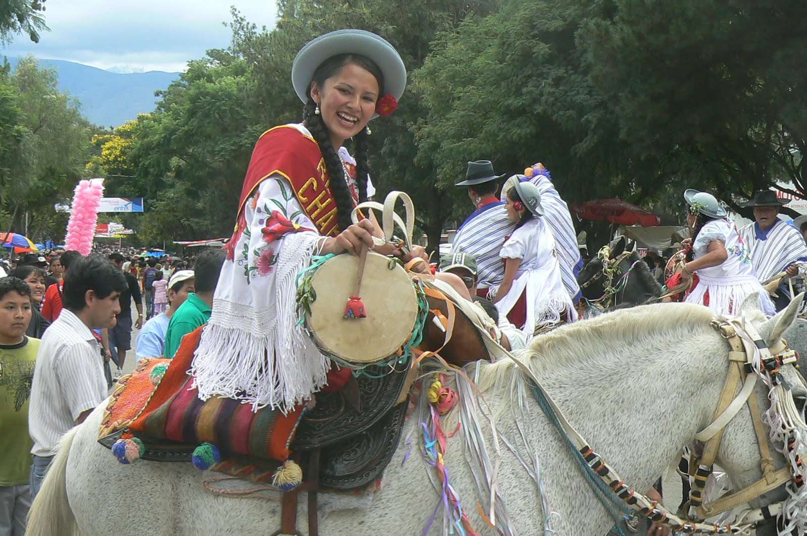 Adolfo Mendoza Leigue: Jueves de compadres y comadres del carnaval de ...