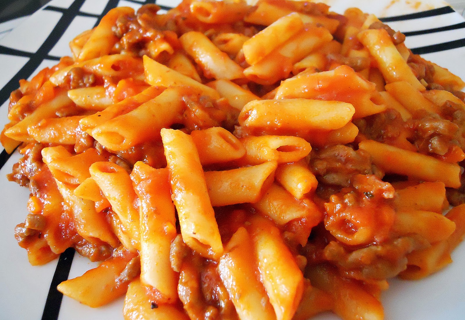 Las jarritas de Adriana: Macarrones a la boloñesa (receta para 4 personas)