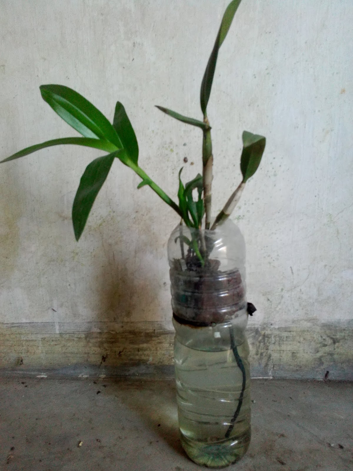 Mendaur ulang sampah industri menjadi alat-alat pertanian