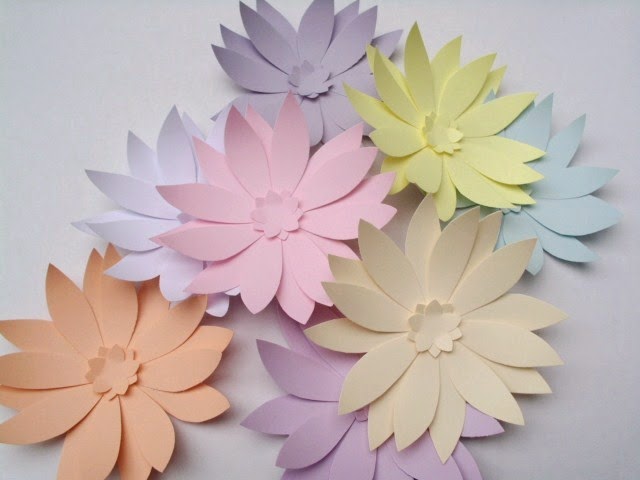 Handmade Paper-Heaven: Paper flowers - Flori mari din carton colorat