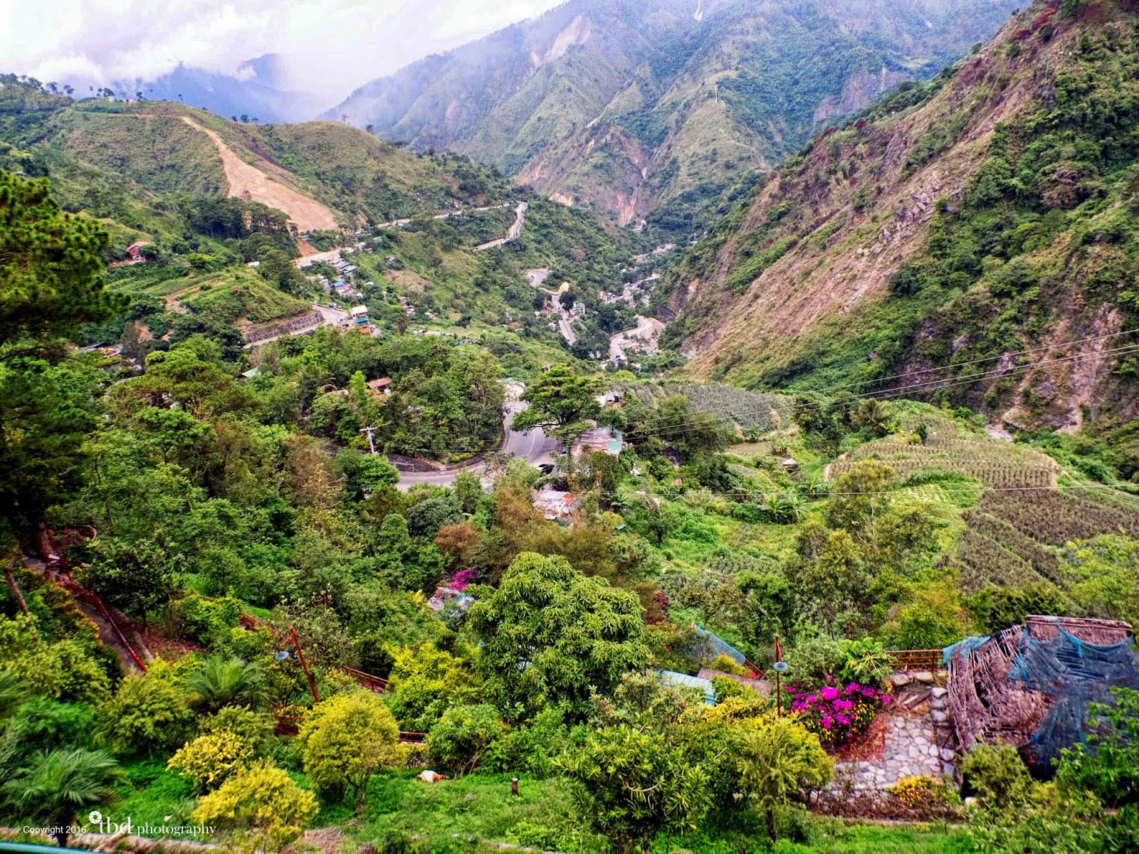 Baguio City: Kennon Road Viewpoint - Traveling by default.