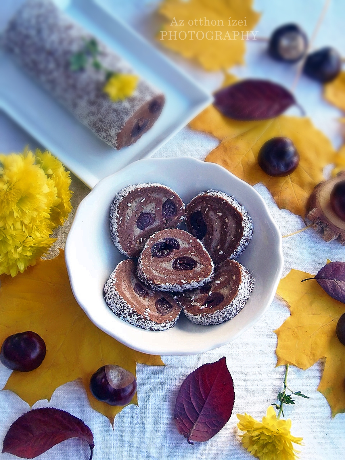 Az otthon ízei: Gesztenyés-rumos meggyes keksztekercs