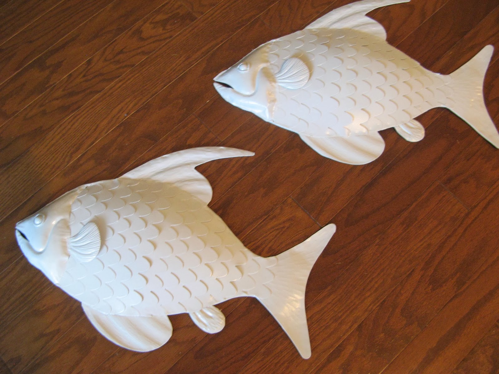 Susan Snyder: SPRAY PAINT UPCYCLE - METAL FISH