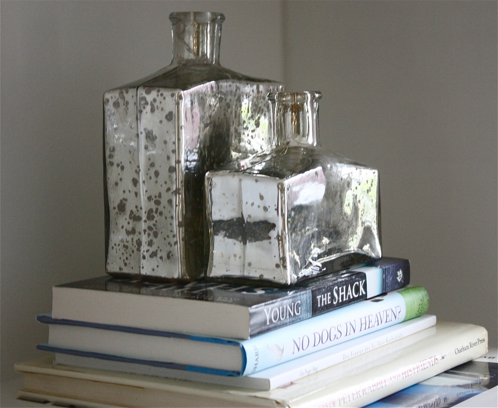 The Yellow Cape Cod: Four Simple Steps To a Great Bookcase Display