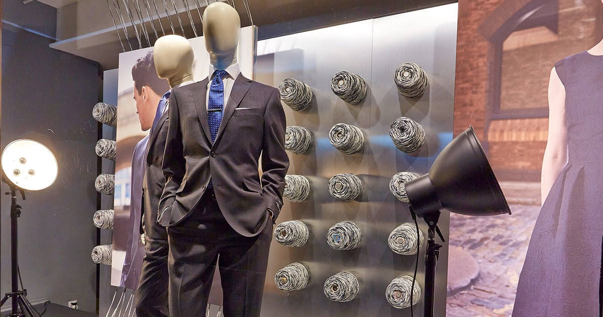 RetailStoreWindows.com: Austin Reed, London