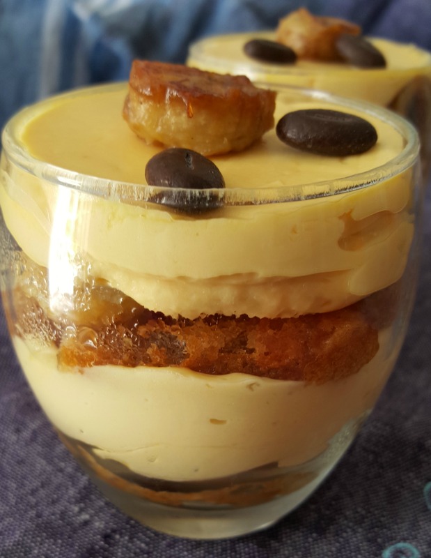 La cuisine & Claudine: Tiramisu au Kamok et aux bananes flambées