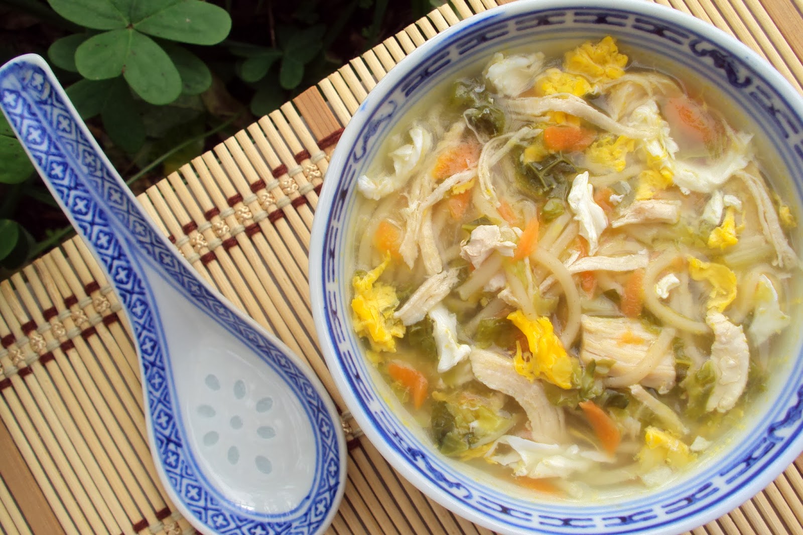 Nárwen's Cuisine - Sabores do Mundo : Sopa Chinesa de Frango, Legumes e Ovo