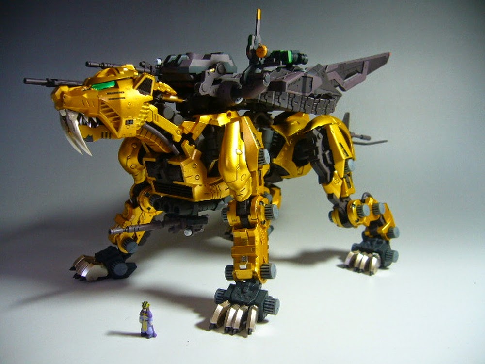 Painted Build: 1/72 Saber Tiger Gold