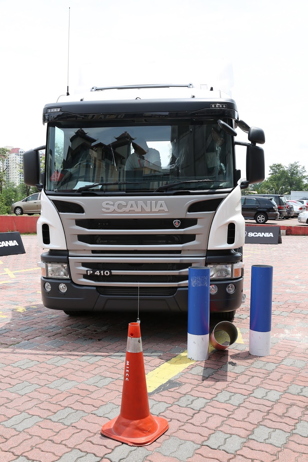 Motoring-Malaysia: OVER 400 PARTICIPANTS TURN UP AT THE SCANIA DRIVER ...