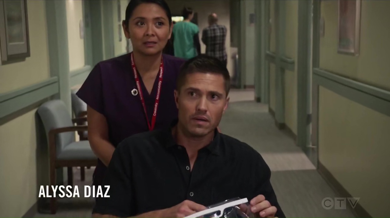 ausCAPS: Eric Winter shirtless in The Rookie 1-02 "Crash Course"