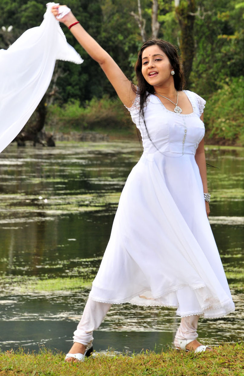 Actress bhama photos ~ Gallery Bay
