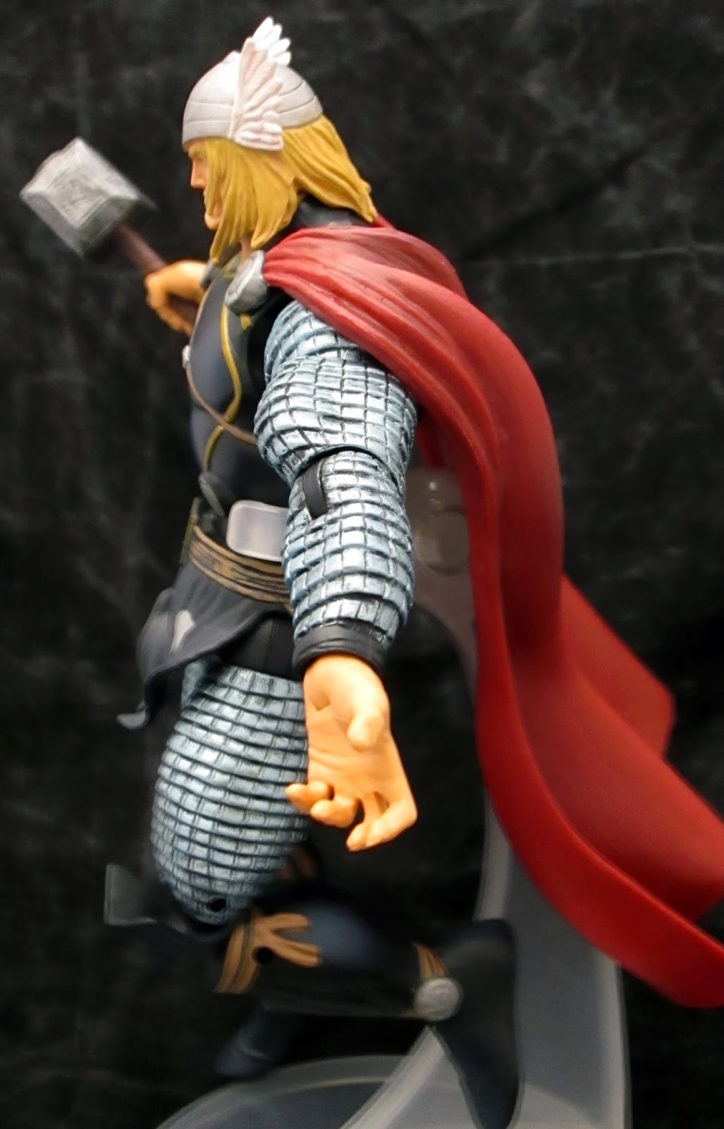 Fine Vintage Reviews: Hasbro Marvel Legends - Mighty Thor