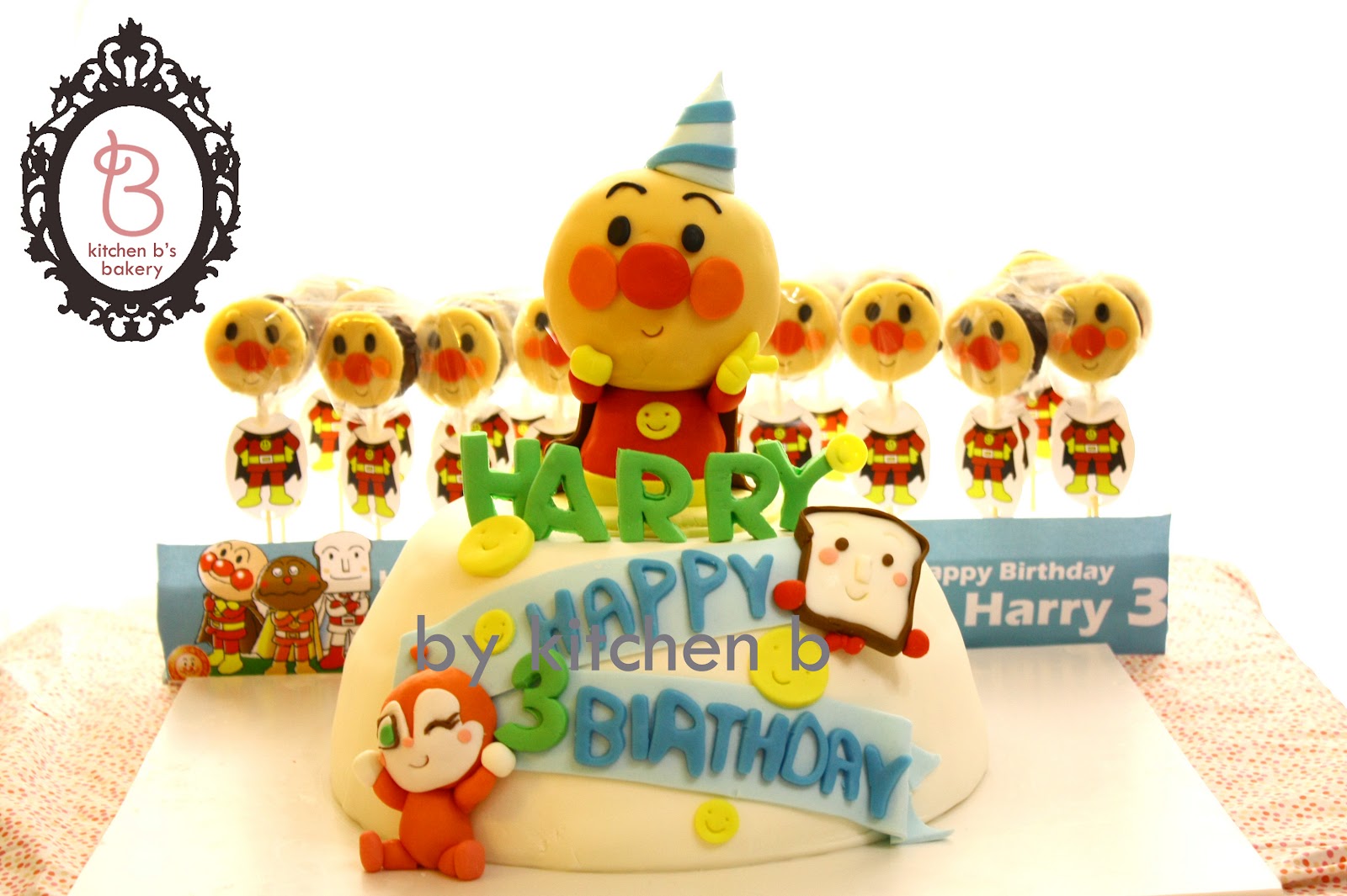 kitchen b: anpanman cake 又來啦~又有新野"anpanman cake pop hehe