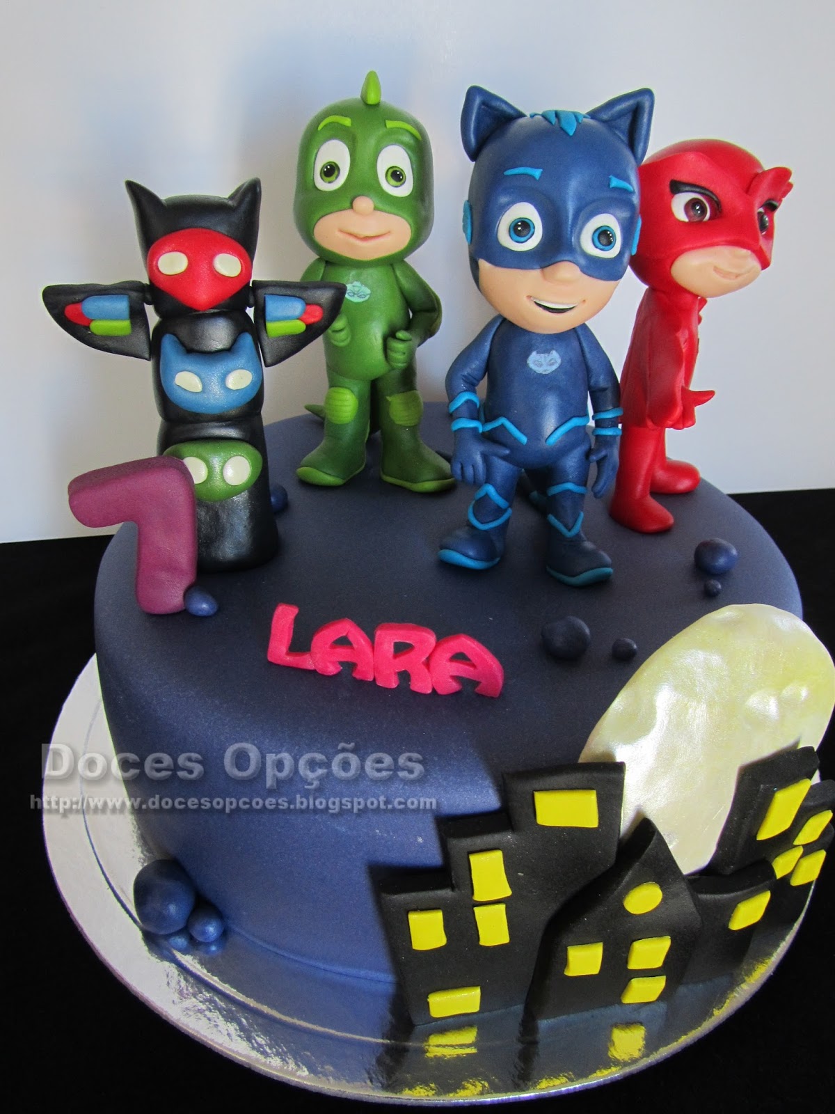 Doces Opções: Bolo de aniversário PJ Masks