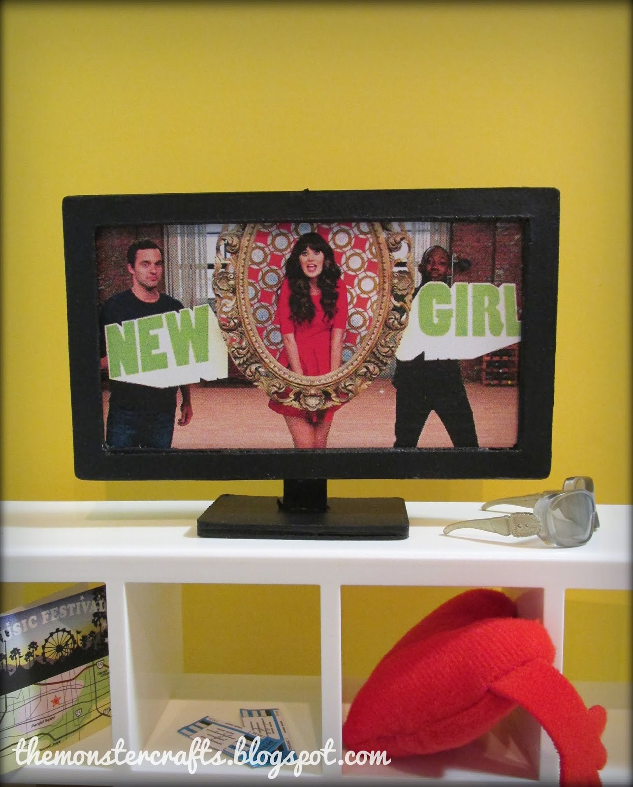 How to make a doll TV that "works"