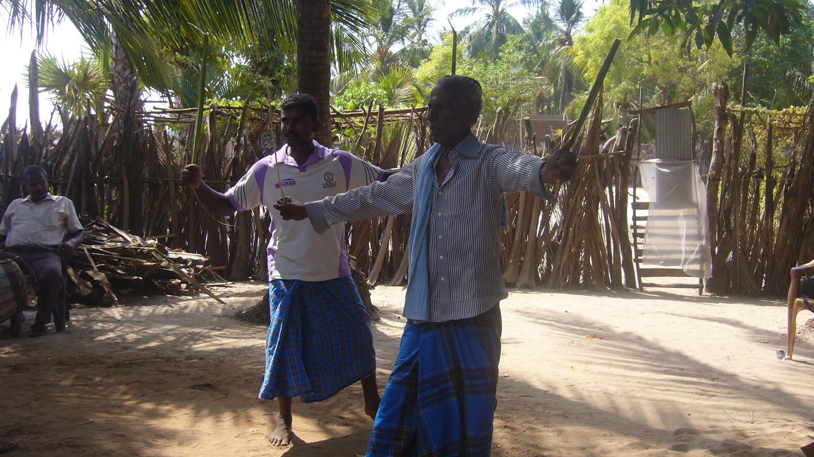 Third Eye: ANNAVIYAR IS TRAINING THE KOOTHTHAR WHILE ANOTHER KOOTHTHAR ...