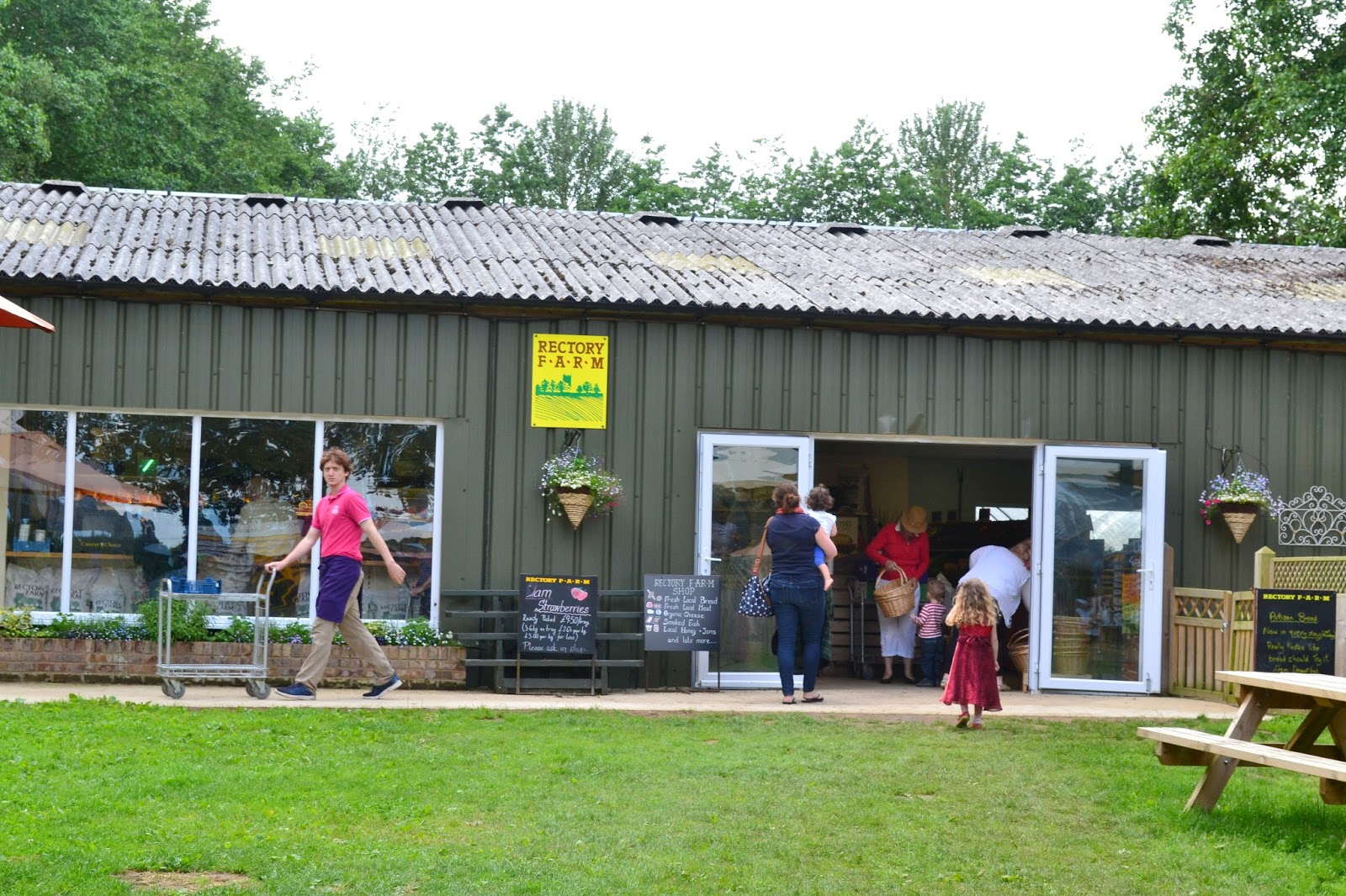 Strawberry Picking Di Rectory Farm Oxford London. - Dapur Kak Noor