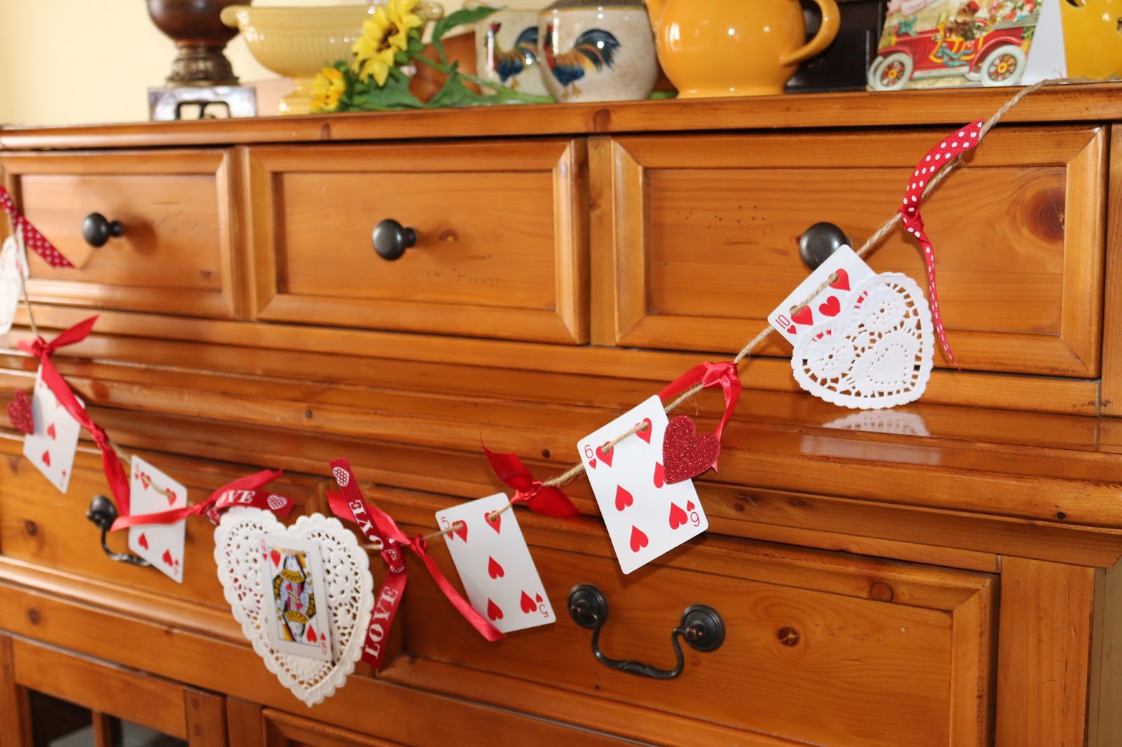living from glory to glory: How To Make A Very Easy Heart Banner...