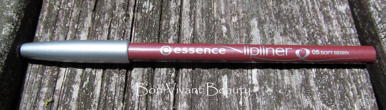 Bon Vivant Beauty: Essence Soft Berry Lip Liner