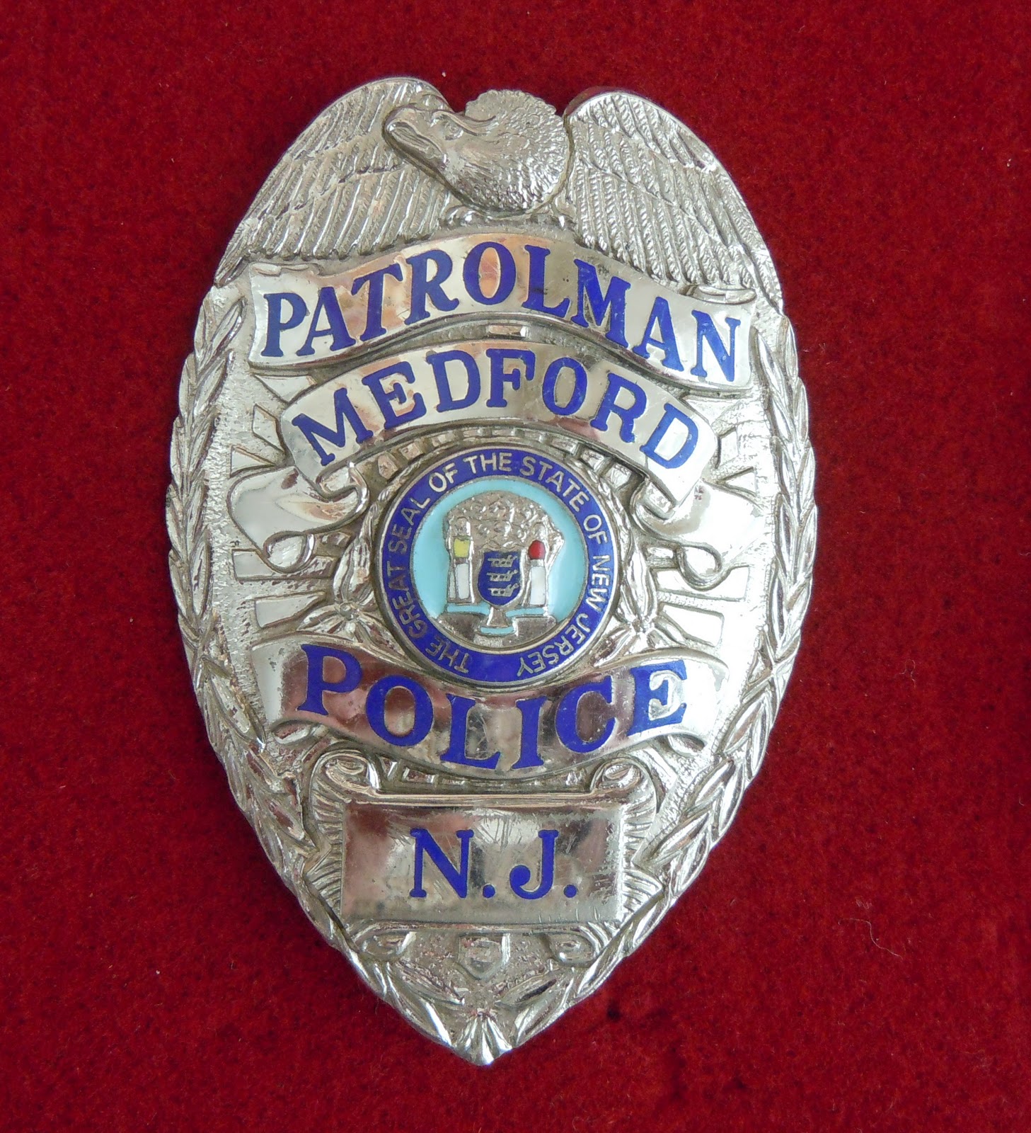 BADGE COLLECTOR: MUNICIPALS: "M" IS FOR MEDFORD