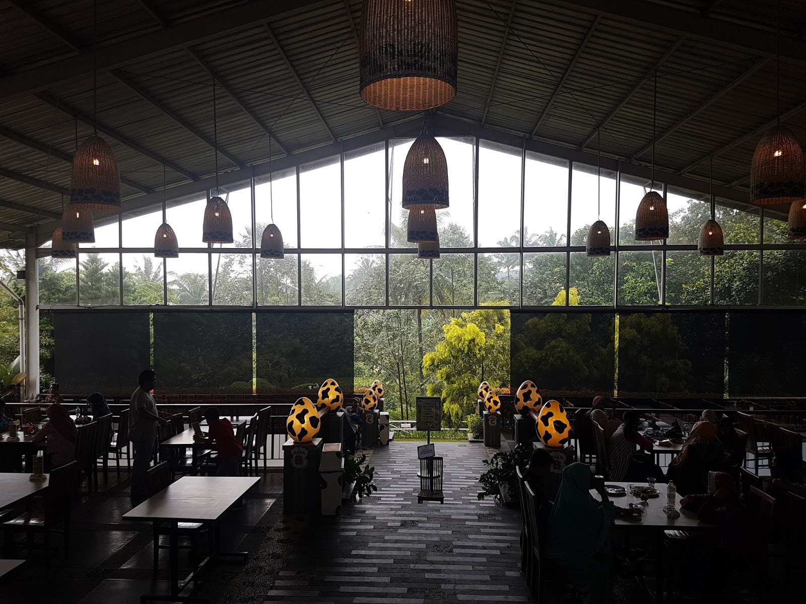 Cimory on The Valley Unggaran Semarang, Restoran dan Tempat Wisata Anak ...