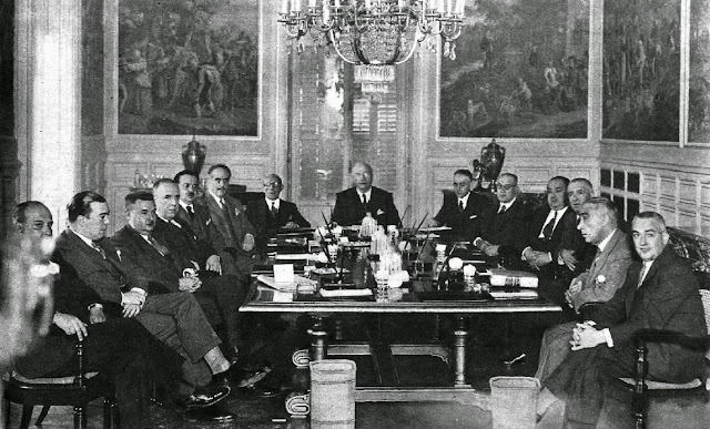 SOL Y MOSCAS: OCTUBRE 1934