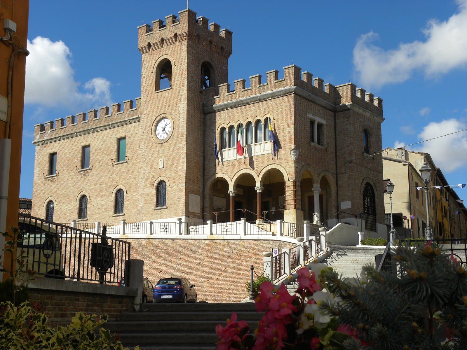 Mondolfo ( PU ), antica città fortificata sull' Adriatico - THE MARCHE ...