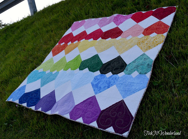 Tish's Adventures in Wonderland: Heart Quilt for Pulse--A Finish