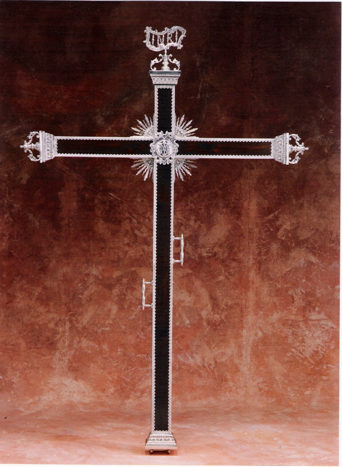 Orfebreria Santos: CRUZ GUIA