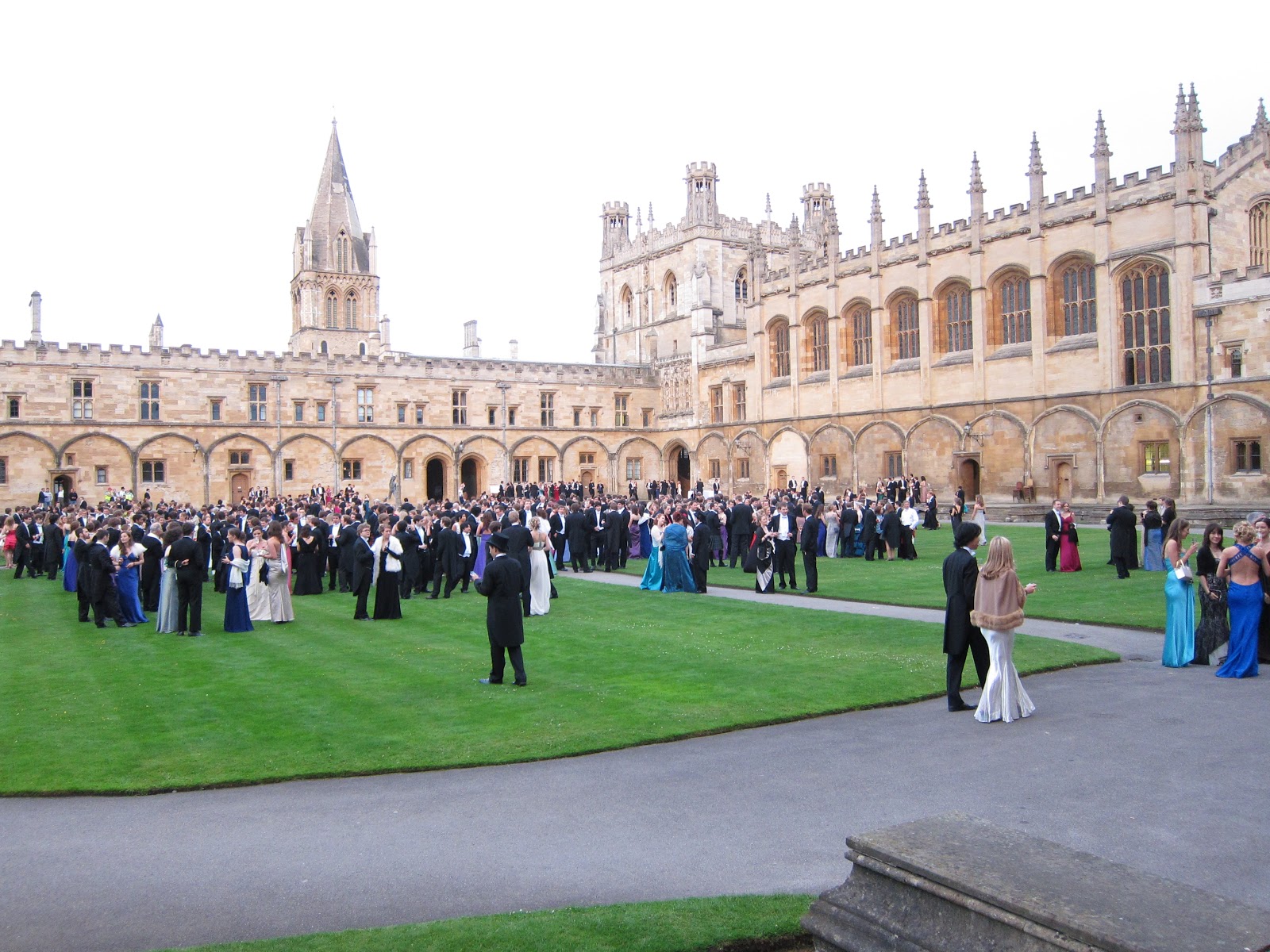 Kent's Travels: Guide to Commemoration Balls at Oxford