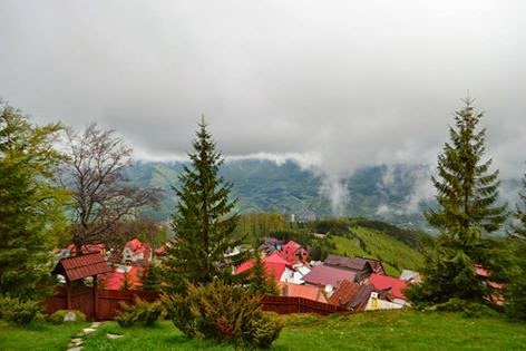 venividivola: Hotel Alpin, Straja, Hunedoara si o tabara de pictura