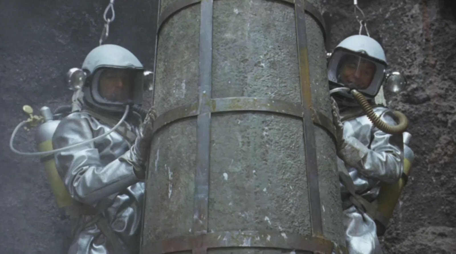 Hubbs Movie Reviews: Crack in the World (1965)