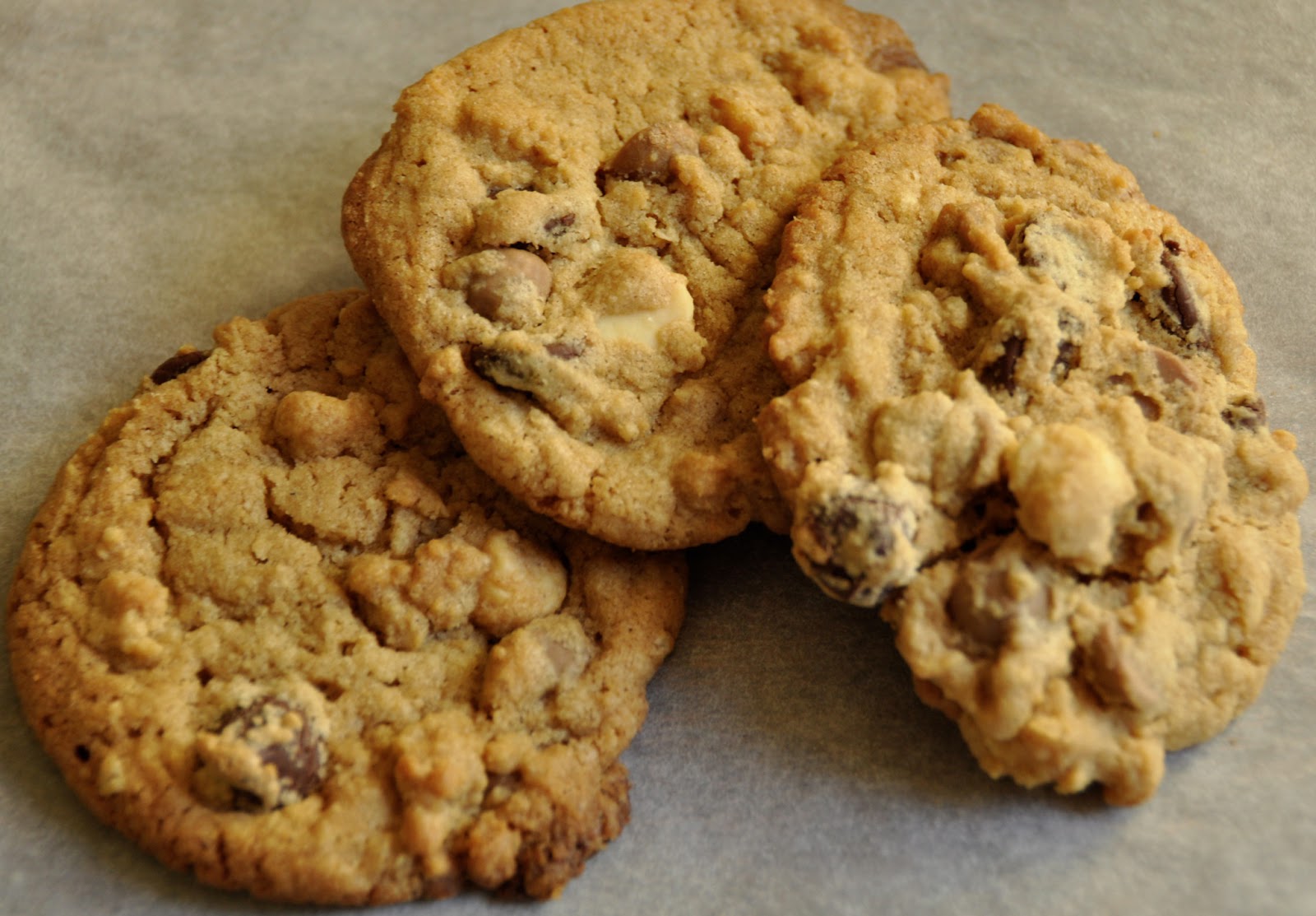 Gluten Free Goodies: Triple Choc-chip Cokies...So like the "Real" thing!!