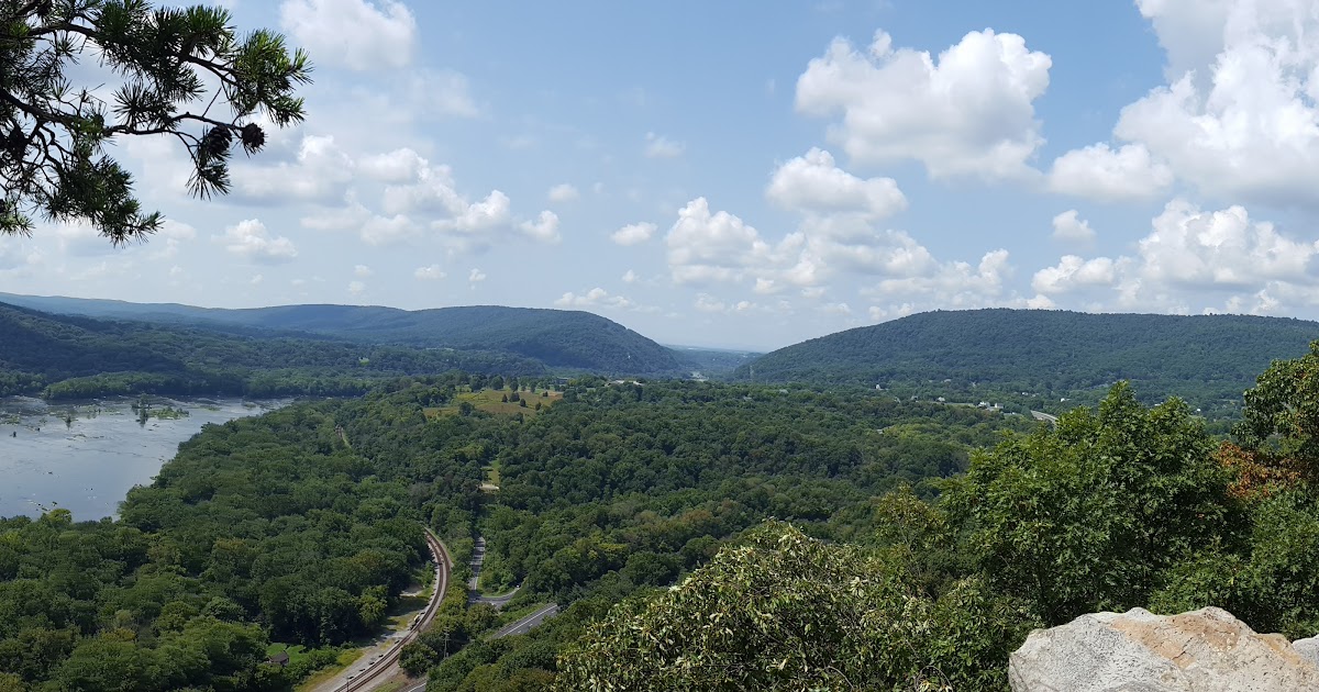 Hiking With Hammer: Weverton Cliff Hike