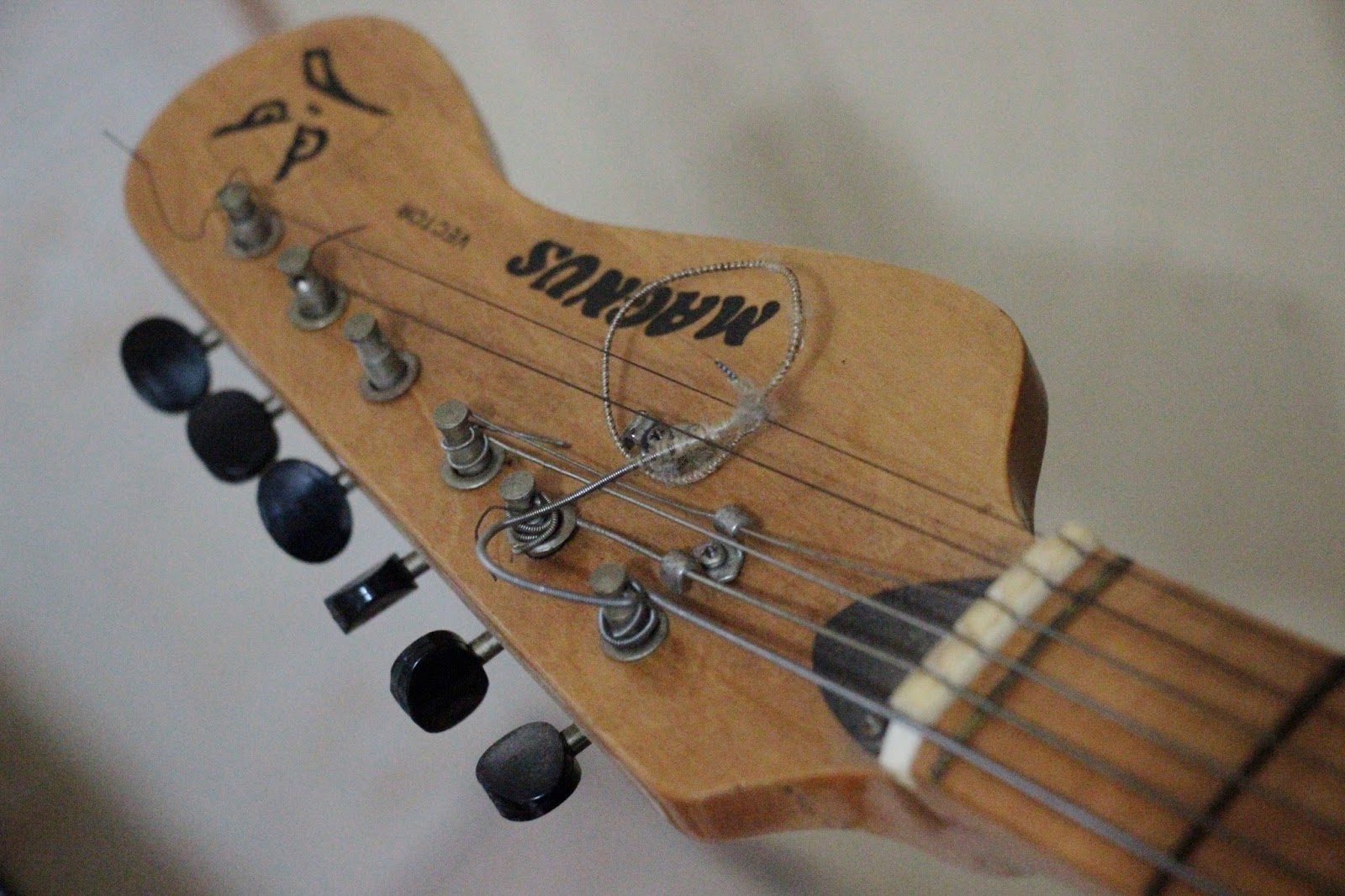 4 Hands Luthieria: Guitarra - Magnus - Vector - Arthur Zanetti